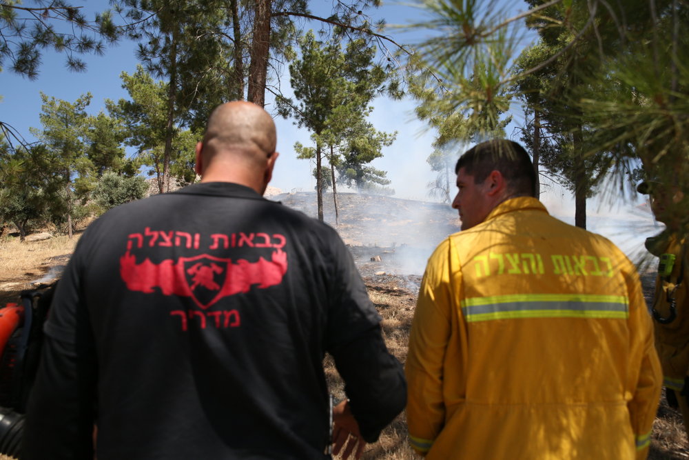 Israeli firefighters arrive in California to help battle wildfires ...