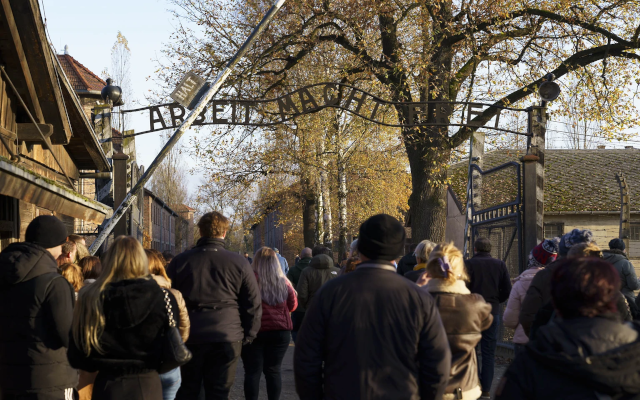 Swiss Jewish Community organizes a delegation of teachers to Auschwitz ...