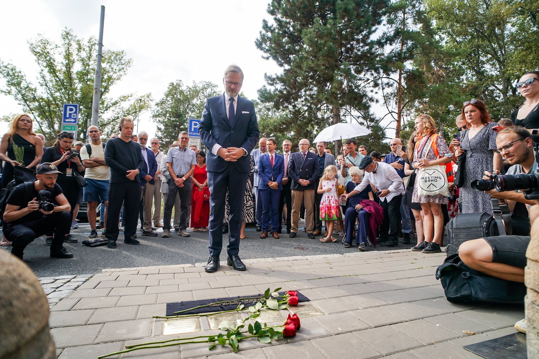 Czech Prime Minister honours Jewish victims of the Shoah at ...